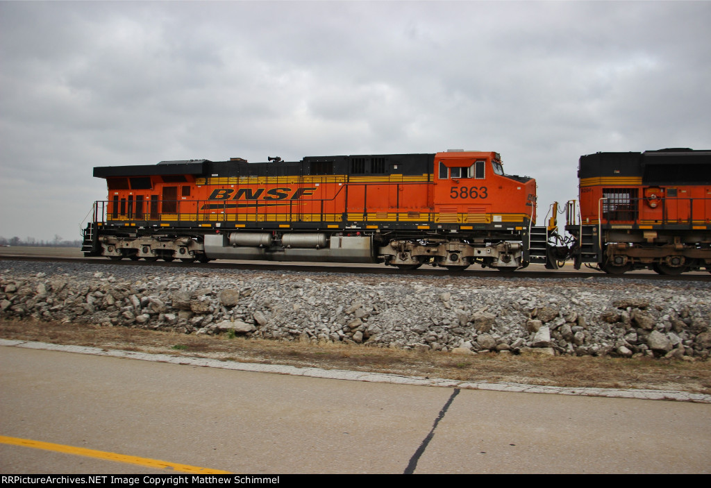 BNSF 5863 - DPU #3